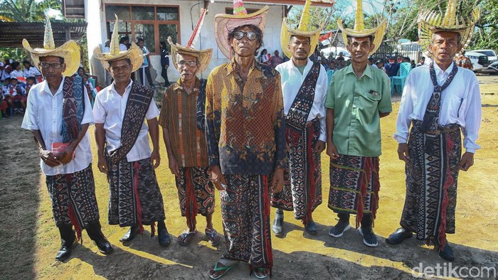 Menyelami Makna Persatuan di Balik Topi Ti'i Langga