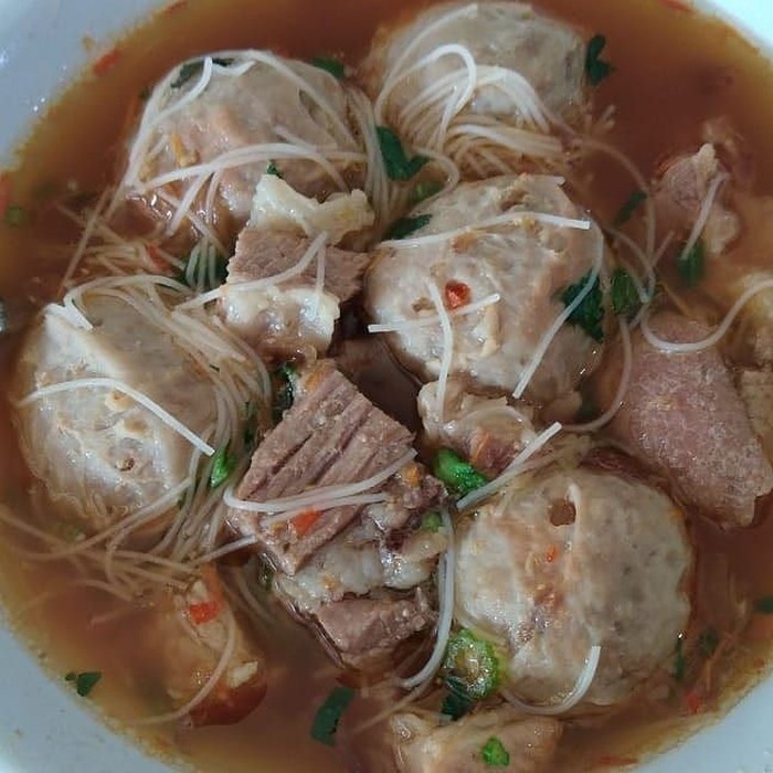 Sluurp! 20 Bakso Topping Tetelan Berlimpah Ada di Tempat Ini