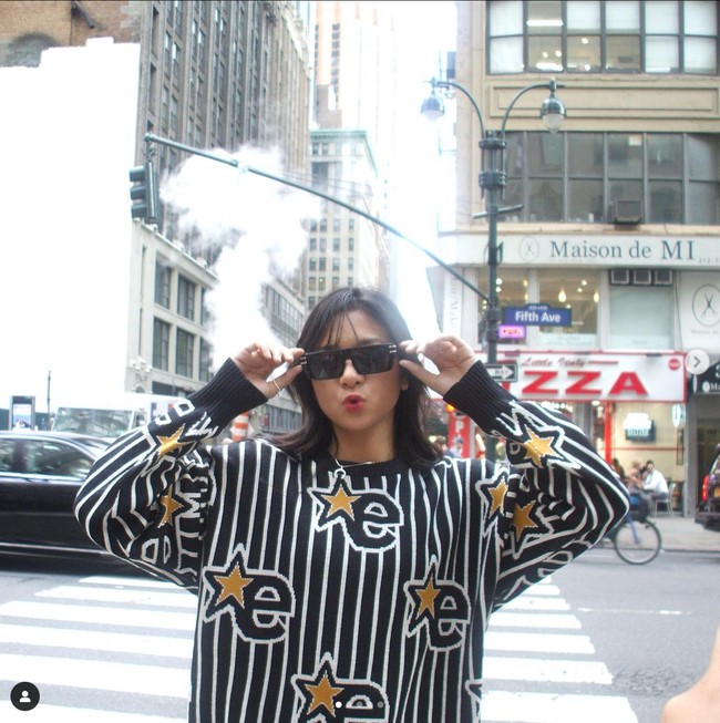 8 Foto Zee JKT48 yang Viral Minta Maaf Usai Video Nge-vape Tersebar