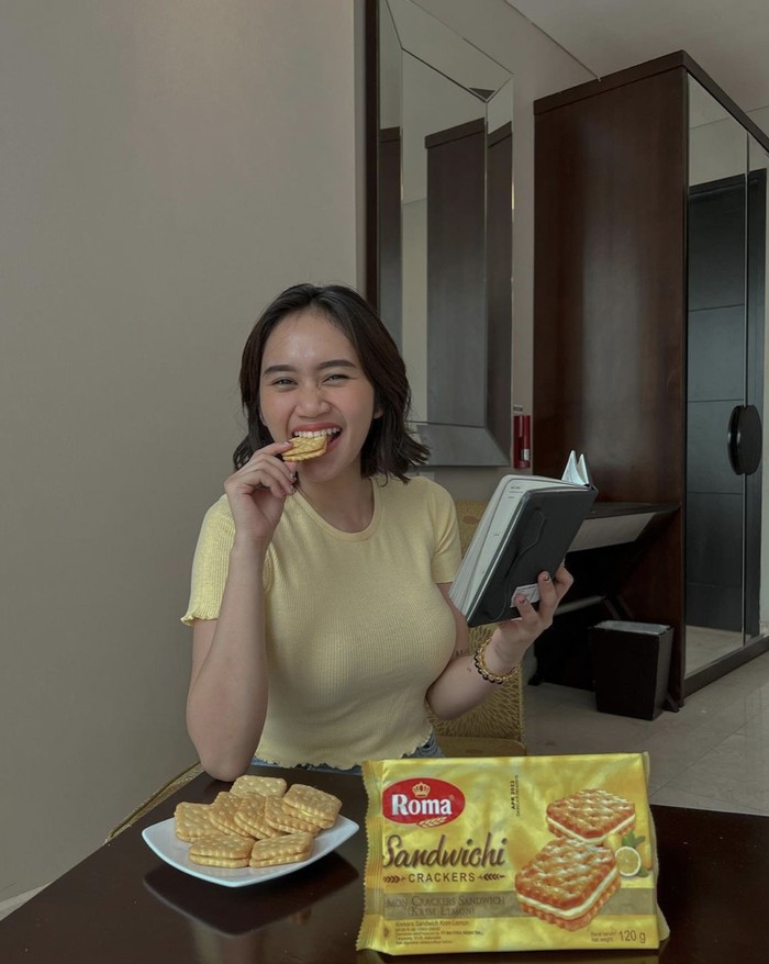 10 Potret Kulineran Permesta Dhyaz, Anak Farida Nurhan yang Hobi Makan