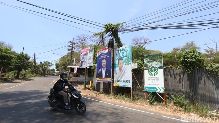 Marak Baliho Bacaleg di Gresik, Pengamat: Pembelajaran Buruk bagi ... Marak Baliho Bacaleg di Gresik, Pengamat: Pembelajaran Buruk bagi ...