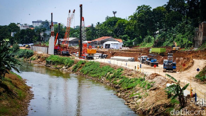 Normalisasi Sungai Ciliwung Ditarget 1 2 Km Tahun Ini Baru Realisasi