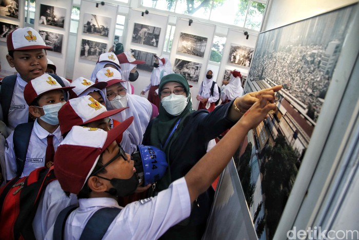Melihat Lebih Dekat Bengkel Kereta Api di Balai Yasa Manggarai