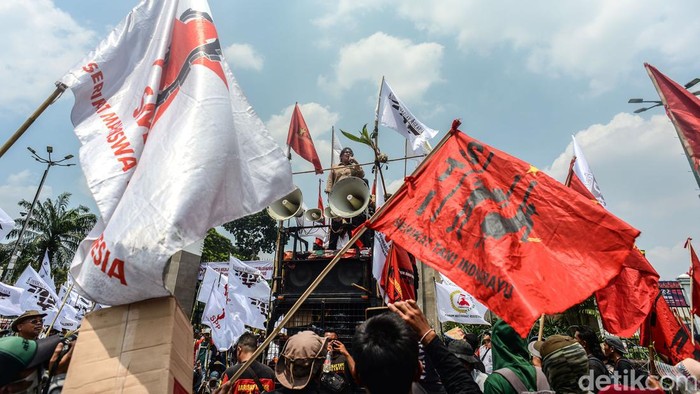Petani Demo di Depan DPR, Ada Apa?