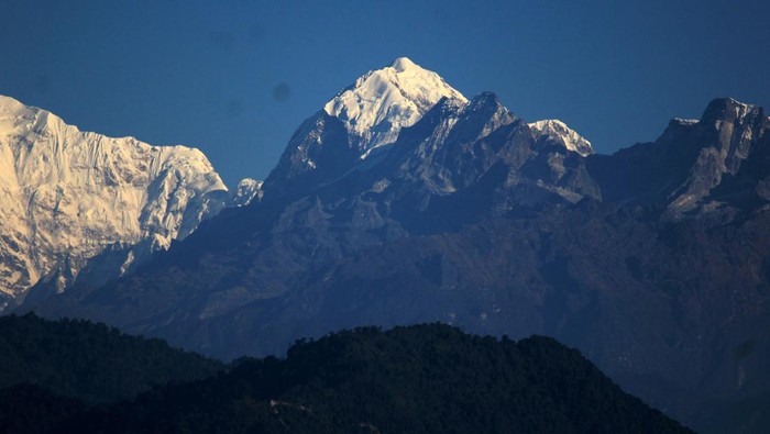 10 Gunung Tertinggi Dunia yang Bikin Tercengang