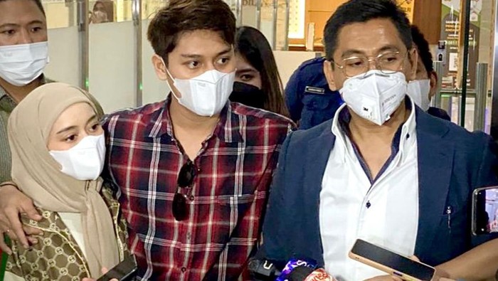 Pengacara Lesti Buka Suara soal KDRT Rizky Billar Pengacara Lesti Buka Suara soal KDRT Rizky Billar