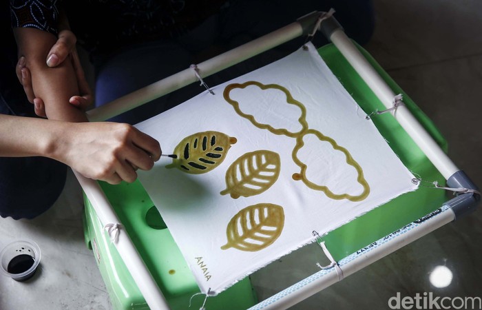 Melihat Semangat Anak-anak Berkebutuhan Khusus Belajar Membatik