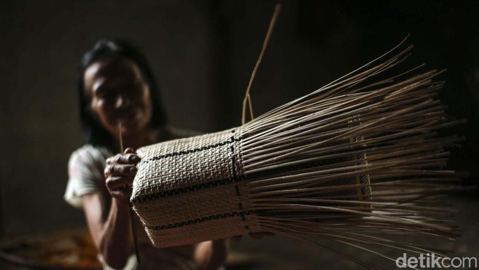 Mengenal Timei Tas Rajut Khas Sebujit