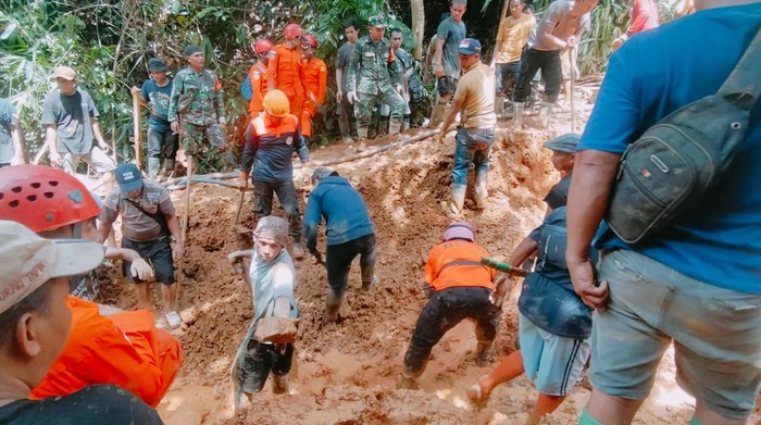 Korban Tewas Longsor Tambang Emas Liar Di Kotabaru Bertambah Jadi 7 Orang