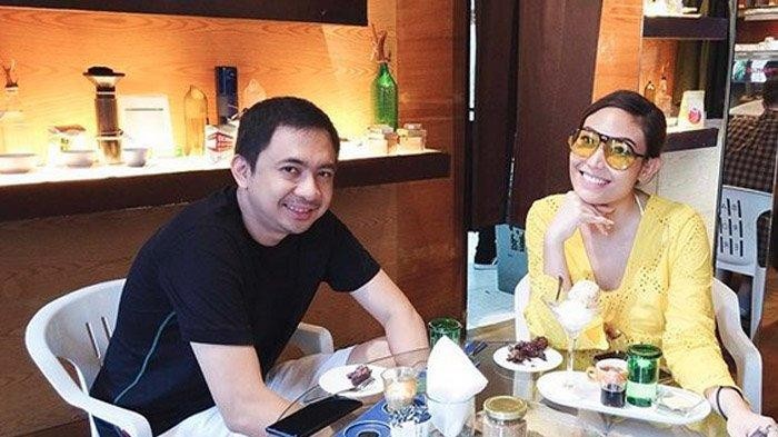 Momen Romantis Ayu Dewi dan Regi Datau saat Makan Dessert Bersama