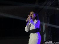 5 Chord Mudah dan Lirik Lagu Populer Rossa: Tegar hingga Hati yang Kau ...
