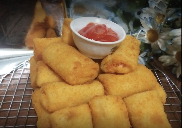 20 Risol Mayo Rp 4.000 yang Renyah Lumer Ada di Sini!