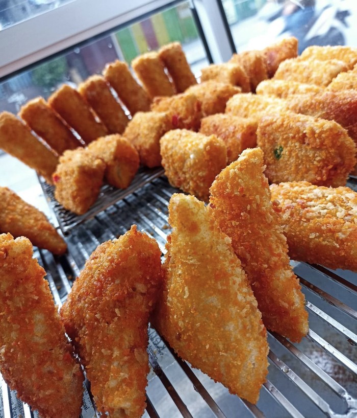 20 Risol Mayo Rp 4.000 yang Renyah Lumer Ada di Sini!