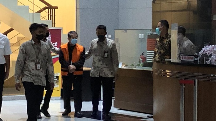 KPK Tahan Penyuap Hakim Agung! KPK Tahan Penyuap Hakim Agung!