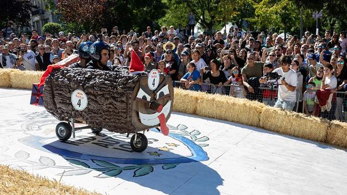 Mobil Tanpa Mesin Balapan di Spanyol, Bentuknya Unik-unik