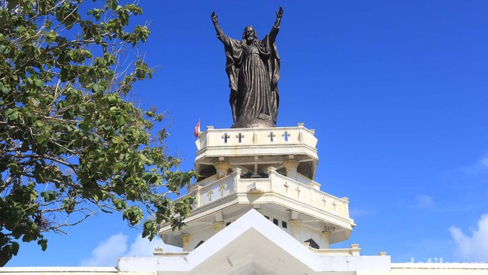 Potret Wisata Rohani Patung Kristus Raja di Tanimbar Potret Wisata Rohani Patung Kristus Raja di Tanimbar