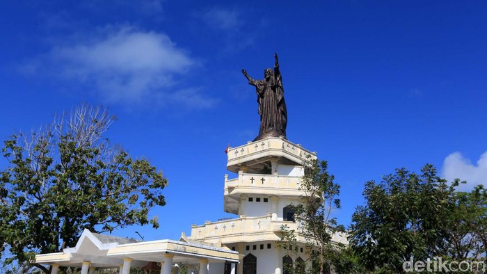 Potret Wisata Rohani Patung Kristus Raja di Tanimbar Potret Wisata Rohani Patung Kristus Raja di Tanimbar