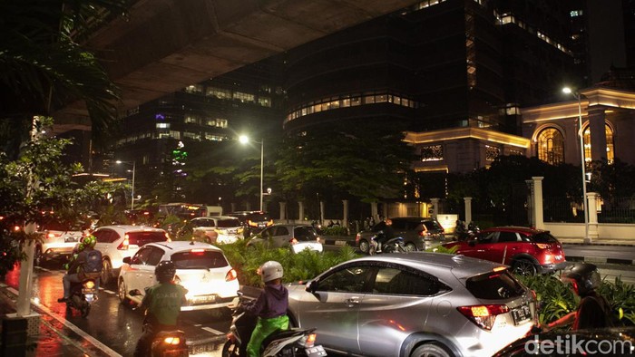 Horor... Macet Sudirman Arah Senayan Horor... Macet Sudirman Arah Senayan