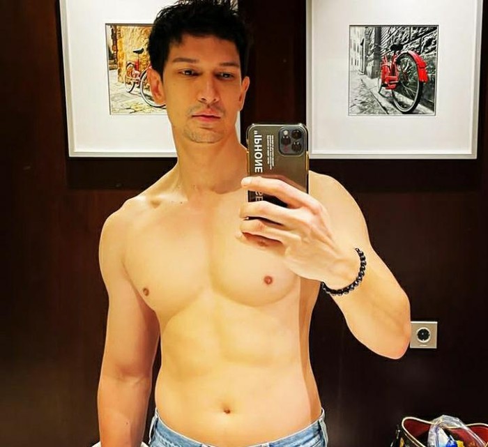 Berkat Rajin Nge-gym, Begini Penampilan Bodi Berotot Dimas Beck