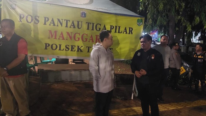 Patroli Malam ke Lokasi Rawan Tawuran, Kapolres Jaksel Sebar Nomor HP Patroli Malam ke Lokasi Rawan Tawuran, Kapolres Jaksel Sebar Nomor HP