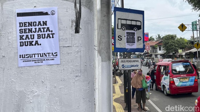 10 Hari Tragedi Kanjuruhan, Tulisan Usut Tuntas Bertebaran 10 Hari Tragedi Kanjuruhan, Tulisan Usut Tuntas Bertebaran