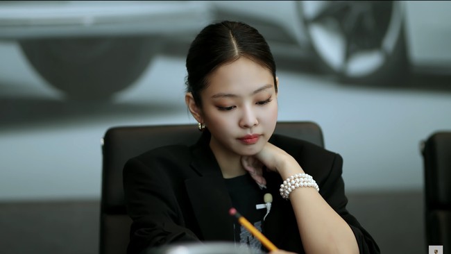 8 Foto Kolaborasi Jennie BLACKPINK dan Porsche, Rancang Mobil Sendiri