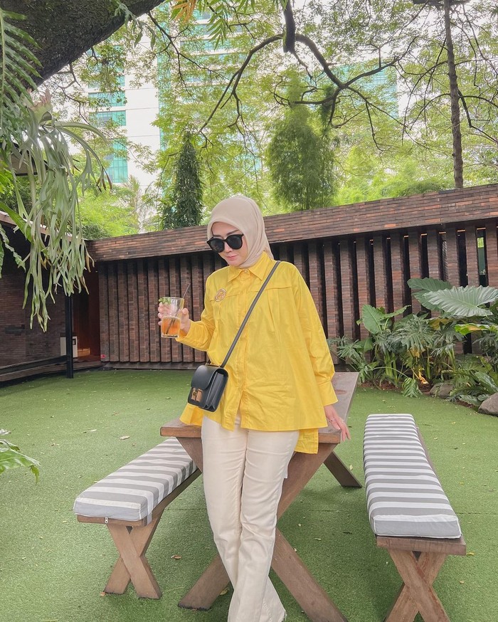 Ini Momen Seru Marissya Icha Saat Ngopi di Luar Negeri
