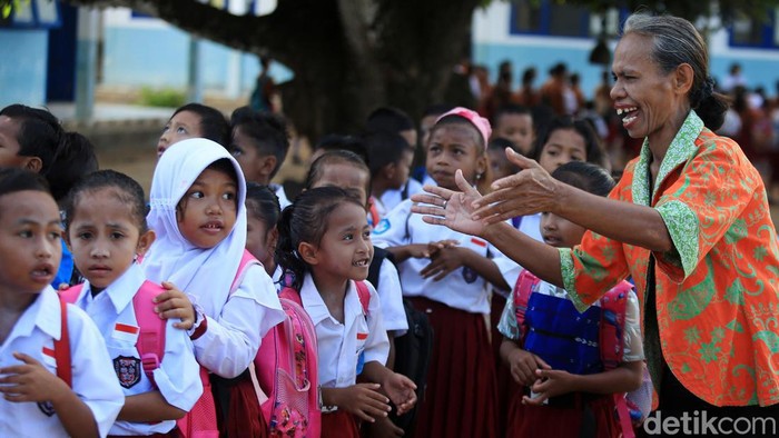 Potret Anak-anak Sekolah di Pulau Terluar