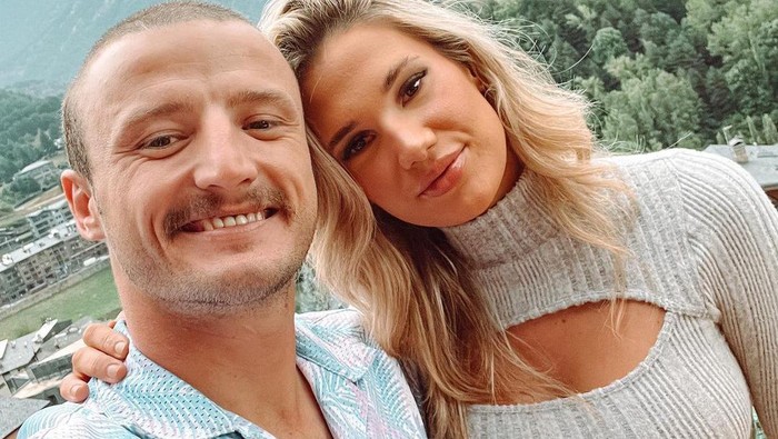 Potret Cantik Ruby Adriana, Sahabat Jadi Istri Jack Miller