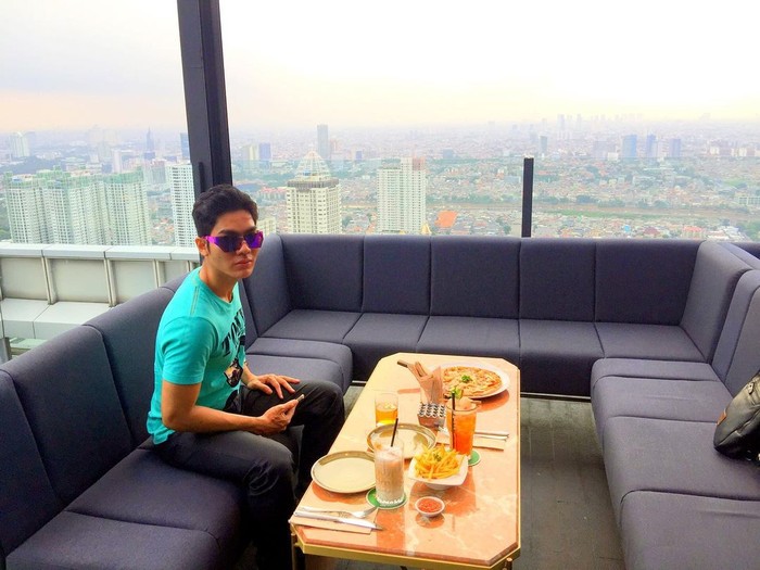 Satria Mulia yang Akan Dipolisikan Rizky Billar Doyan Makan Pizza dan Ngopi