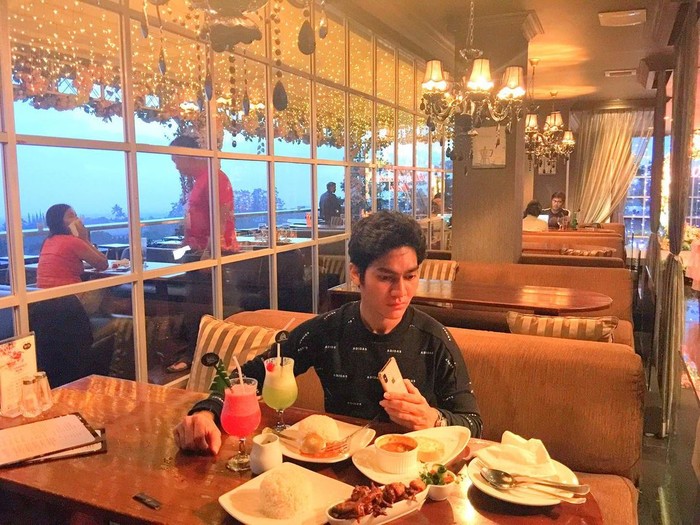 Satria Mulia yang Akan Dipolisikan Rizky Billar Doyan Makan Pizza dan Ngopi