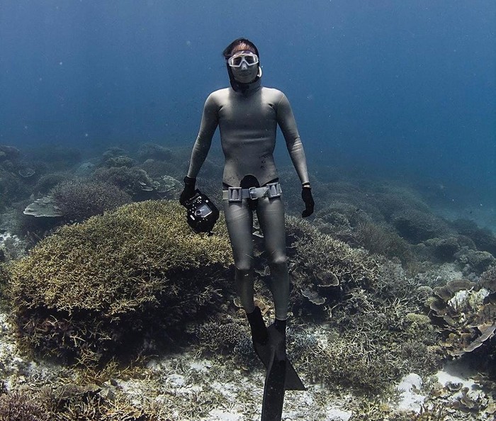 6 Gaya Musisi Dikta yang Hobi Banget Olahraga Ekstrem Free Diving