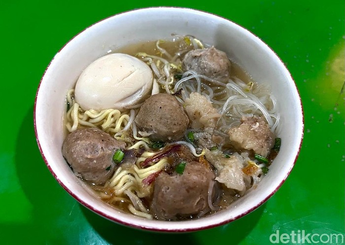 Legendaris di Bekasi! Bakso dengan Paduan Telur Rebus Ini Terkenal Nikmat