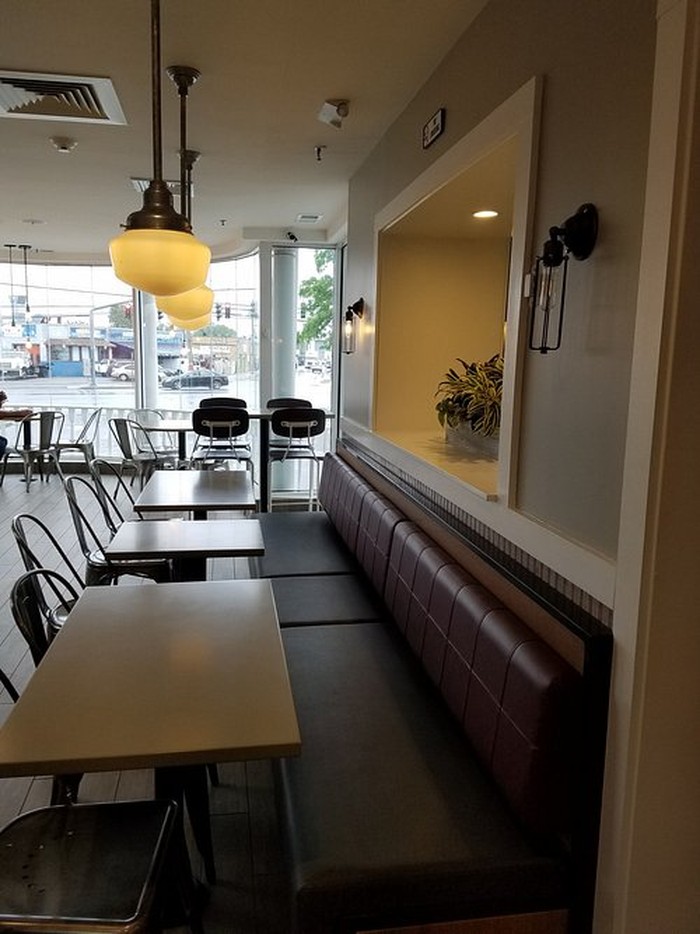 Tempati Rumah Mewah, Begini Tampilan McDonald's Terindah di Dunia