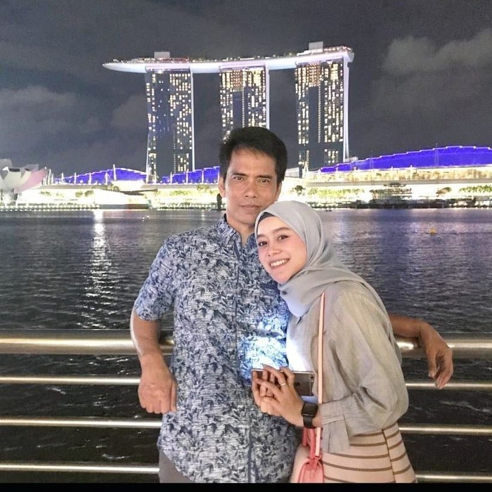Beragam Momen Ayah Lesti Kejora Selalu di Samping Putrinya Beragam Momen Ayah Lesti Kejora Selalu di Samping Putrinya