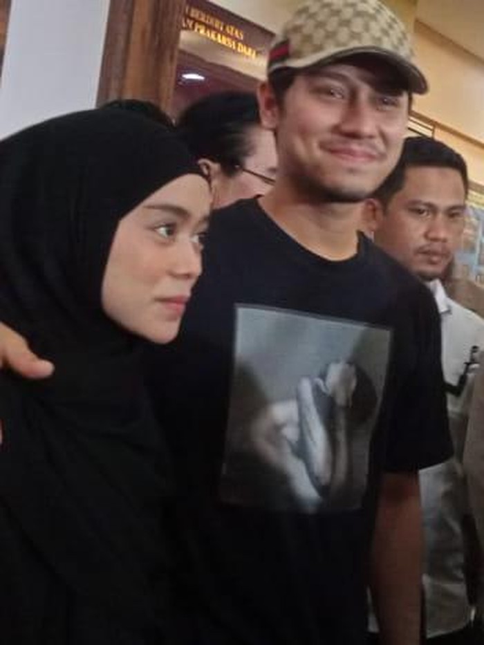 Momen Mesra Lesti Kejora dan Billar Berbalik Jadi Hujatan