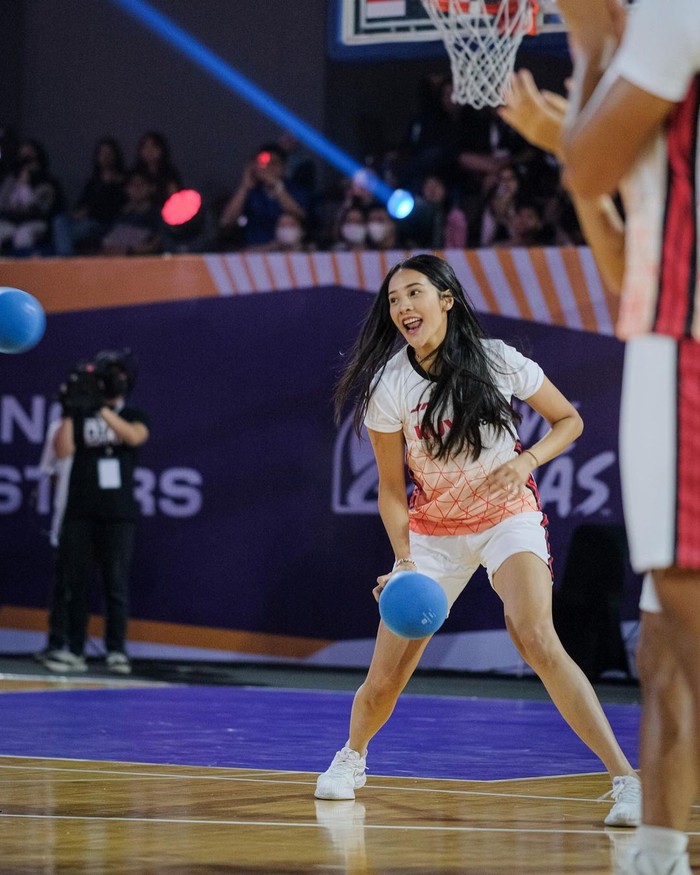 Potret Anya Geraldine Cari Keringat Terbaru Main Dodgeball