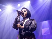 Penyanyi Indonesia Putri Ariani Bikin Simon Cowell Terpukau di America ...