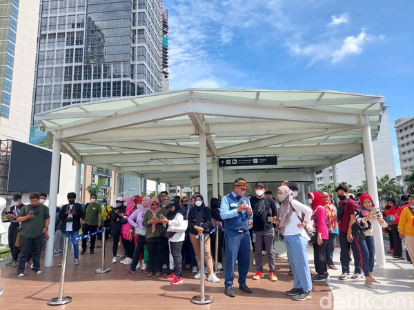 Asyiknya CFD di Bundaran HI, Bonus Pemandangan Kota Estetik