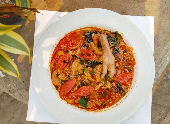 Auto Ngiler! 20 Seblak Ceker Pedas Nampol Ada di Sini!