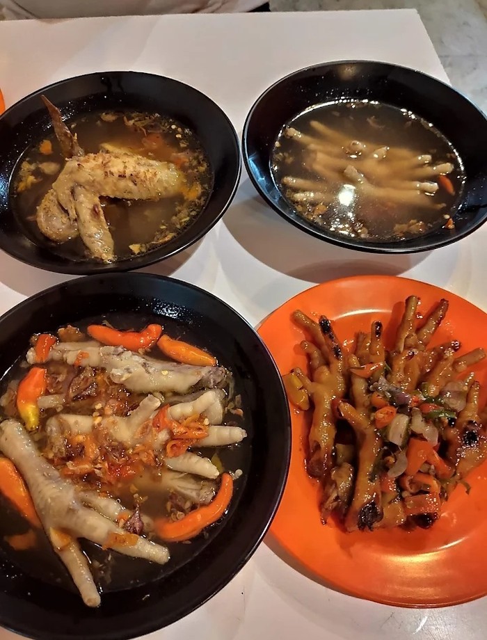 Auto Ngiler! 20 Seblak Ceker Pedas Nampol Ada di Sini!