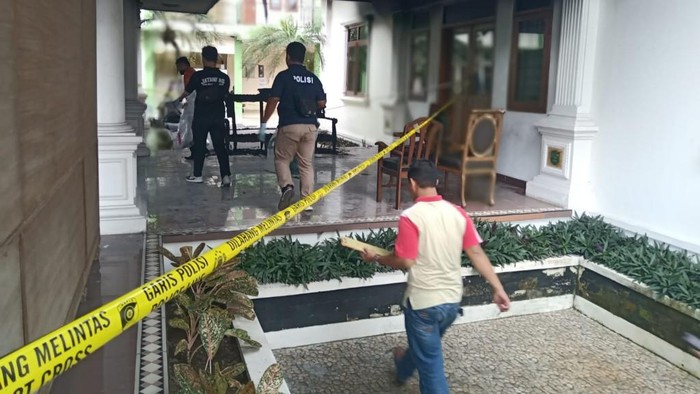 Puslabfor Ambil Sampel Kebakaran di Aula Pendopo Walkot Banjar Puslabfor Ambil Sampel Kebakaran di Aula Pendopo Walkot Banjar