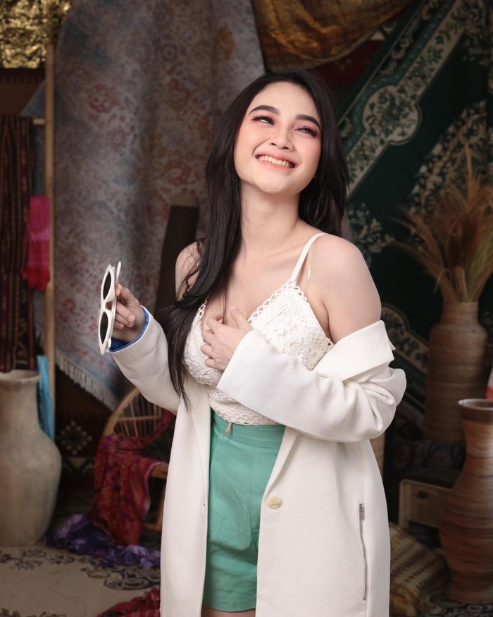 Potret Arlida Putri yang Hajar Penonton Dangdut Gegara Ditowel