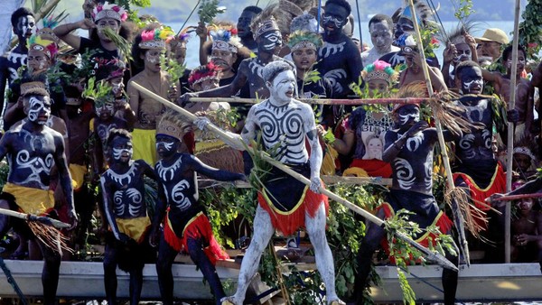Menikmati Warisan Budaya Papua di Festival Danau Sentani