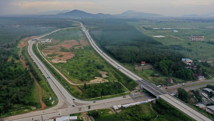 Potret Proyek Tol Trans Sumatera yang Sedang Dikebut Potret Proyek Tol Trans Sumatera yang Sedang Dikebut
