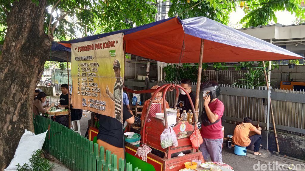 Tongseng Pak Kadir: Tongseng Anti Kolesterol yang Terkenal Sejak 30 ... Tongseng Pak Kadir: Tongseng Anti Kolesterol yang Terkenal Sejak 30 ...
