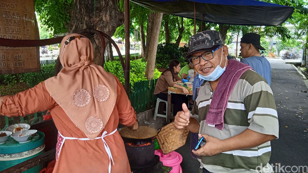 Tongseng Pak Kadir: Tongseng Anti Kolesterol yang Terkenal Sejak 30 ... Tongseng Pak Kadir: Tongseng Anti Kolesterol yang Terkenal Sejak 30 ...