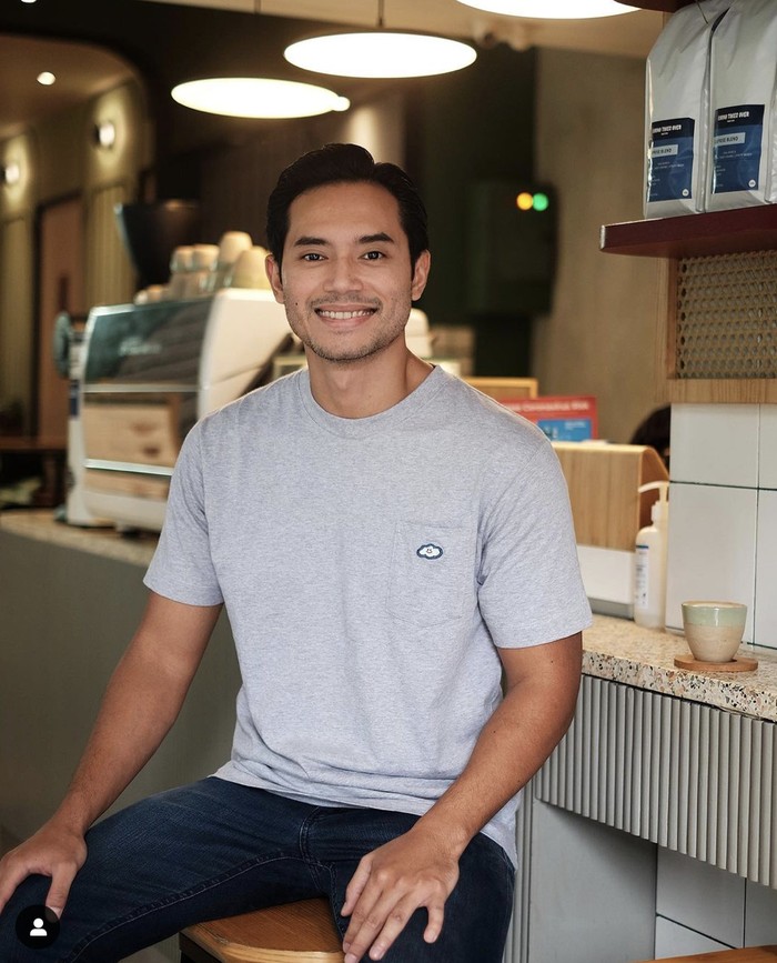 10 Momen Ngopi Rino Soedarjo yang Dikabarkan Pacar Gisella Anastasia