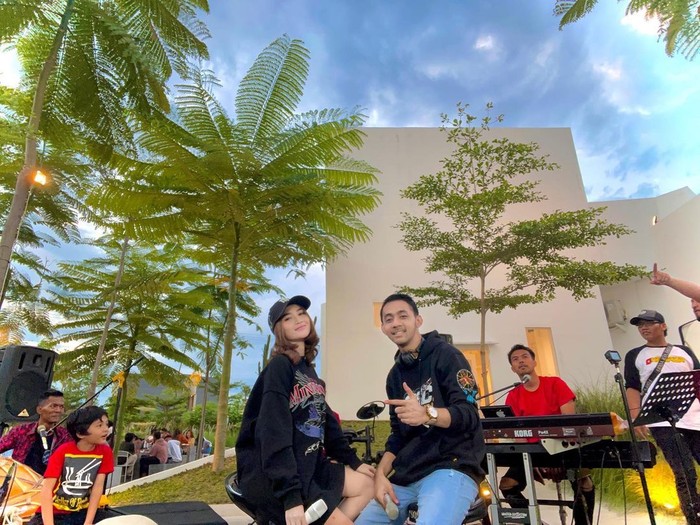 Arlida Putri, Penyanyi Dangdut yang Hobi Nongkrong di Kafe