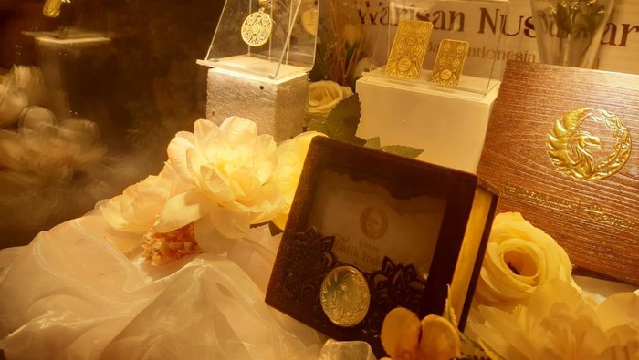 Wujud Emas Batangan Motif Batik yang Ciamik